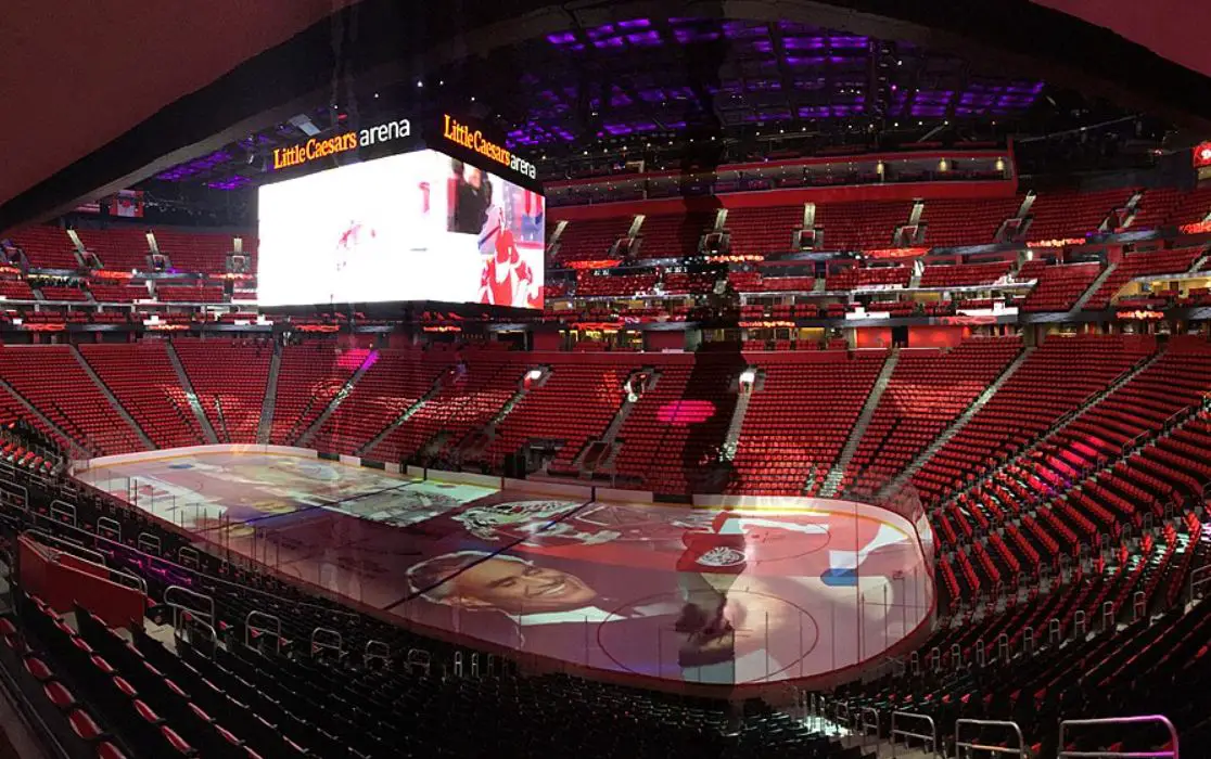 Top 10 Biggest Ice Hockey Arenas - Stadium Freak