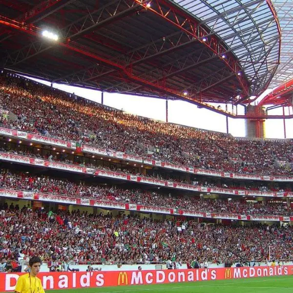 Top 10 Biggest Ice Hockey Arenas - Stadium Freak